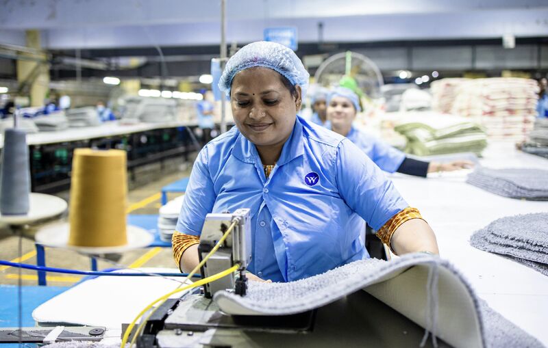 New study: Immigrants earn 18% less and have limited access to high ...